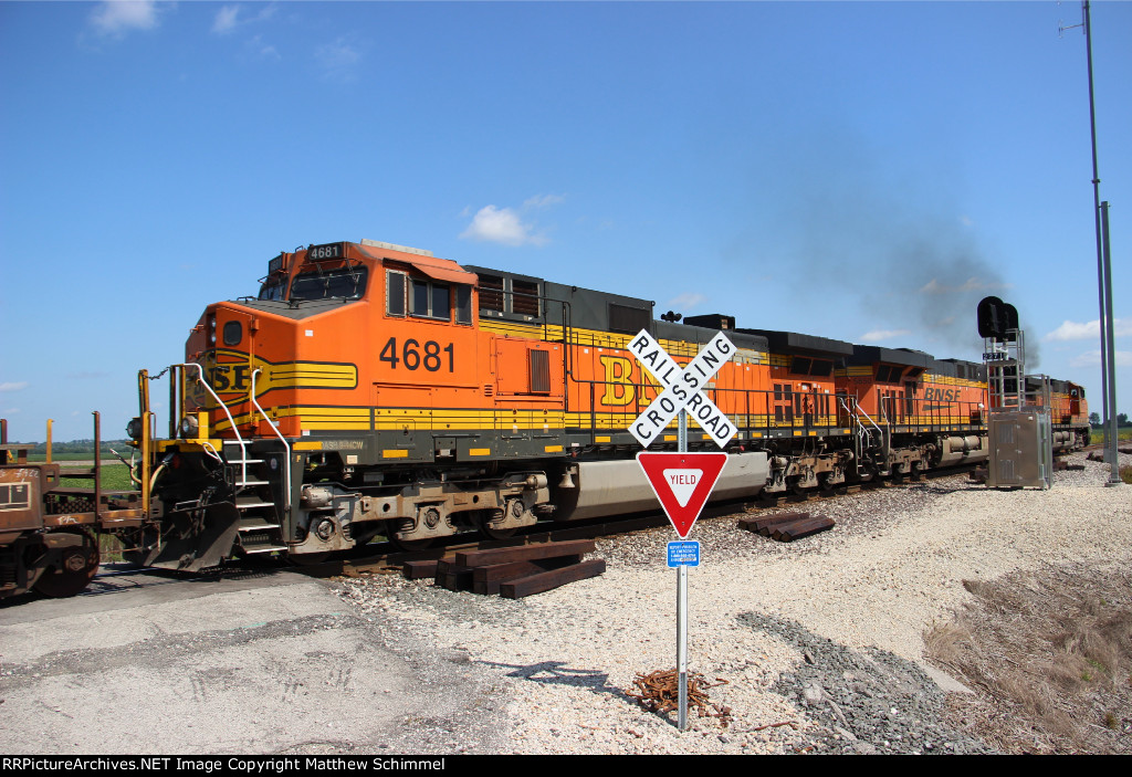 BNSF 4681